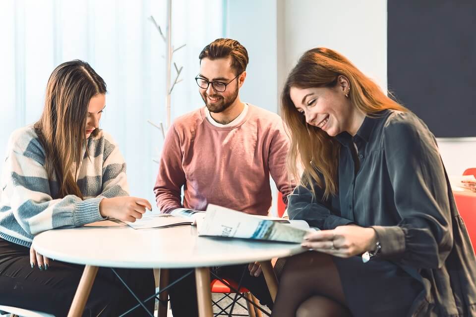 Informatik - IU Duales Studium | Alle Infos!